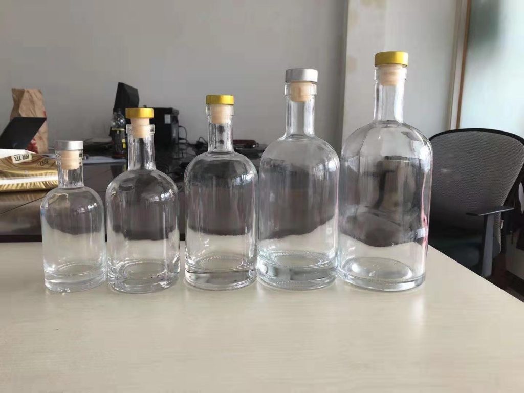 700ml and 750ml luxury round Gin liquor glass bottle with cork - Glass ...