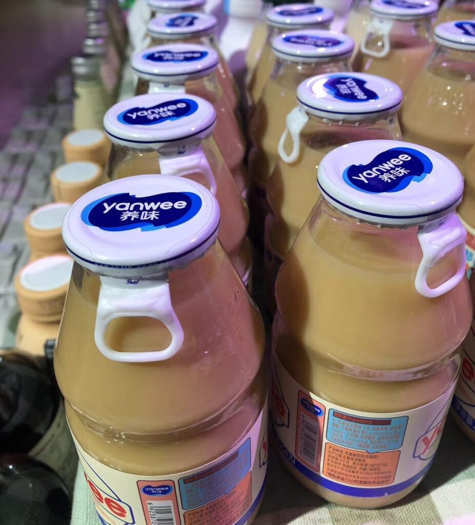 How to Seal Glass Water Bottles - Glass bottle manufacturer-MC Glass